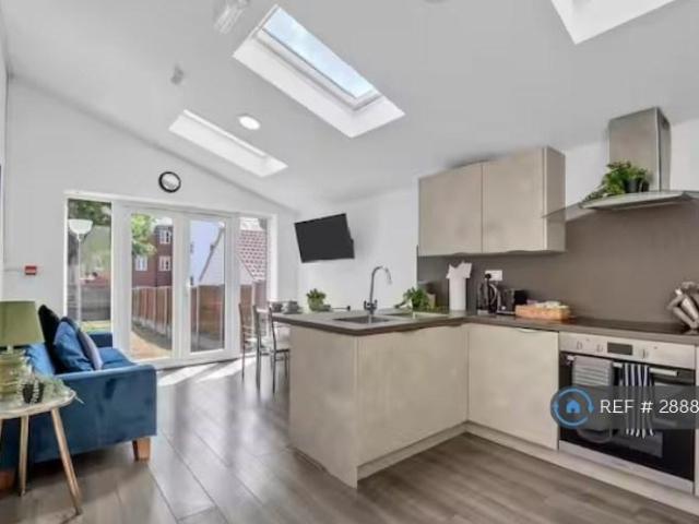 Orwell Road, Ipswich, IP3 6 bed terraced house to rent £2,750 pcm £635 pw