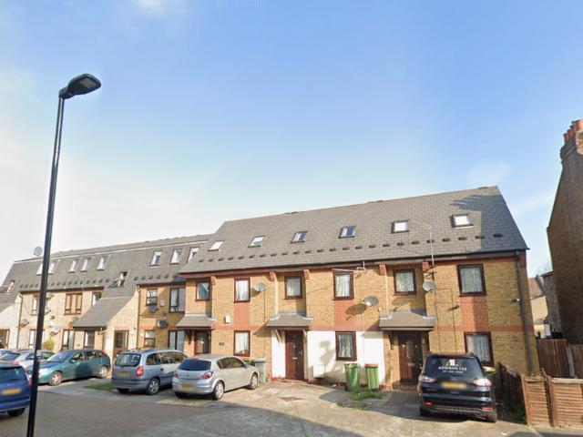 Orwell Road, London E13, 2 bed flat to rent, £1,950 pcm | PrimeLocation