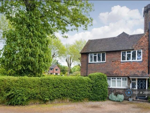 Orwell, Walton On The Hill, KT20 3 bed semi detached house to rent £2,595 pcm £599 pw
