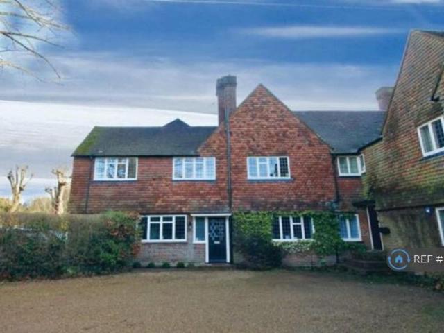 Orwell, Walton On The Hill, KT20 3 bed semi detached house to rent £2,695 pcm £622 pw