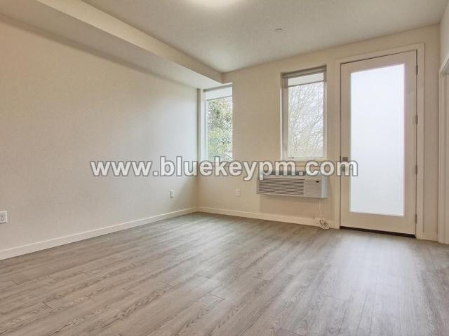 ORYA1515 Studio Apartment for Rent at 1515 N Simpson St, Portland, OR 97217 Overlook