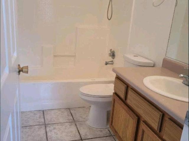 Own bathroom 9 min walk 2 the beach