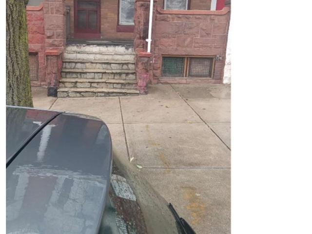 Own Room in 3 bdrm house, share kitchen, util incl