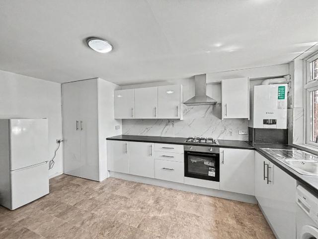 Owen Way, London NW10, 4 bed town house to rent, £2,750 pcm | PrimeLocation