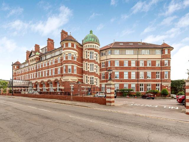 Owls Road, Bournemouth BH5, 2 bed maisonette to rent, £1,250 pcm | PrimeLocation
