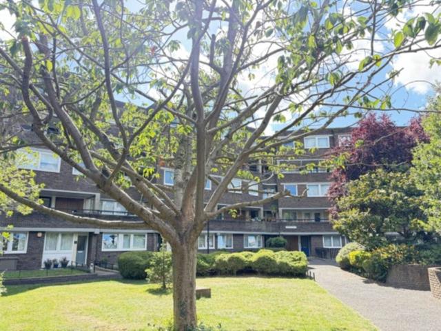 Otho Court, Brentford TW8, 2 bed flat to rent, £2,150 pcm | PrimeLocation