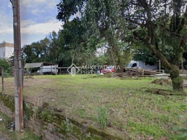 Ótima área com 1003 m², em local estratégico