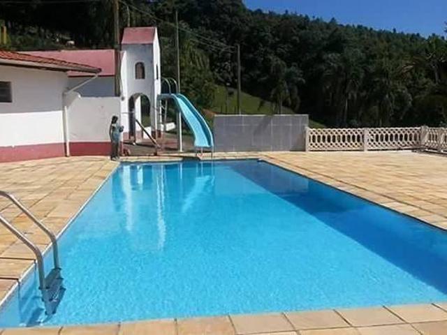 Ótima área com escritura 36.000 m², rico em água, belíssima casa, linda vista, em Pinhalzinho/SP