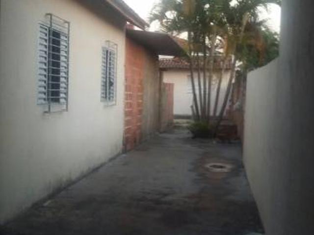Ótima casa na Vila Industrial