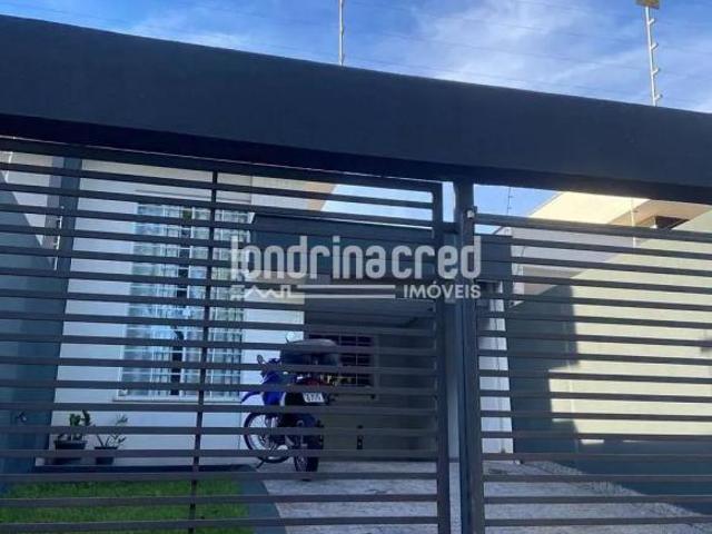 Ótima casa na Zona Oeste com 3 dormitórios, suíte, 2 vagas de garagem, 77m² construídos e terreno de