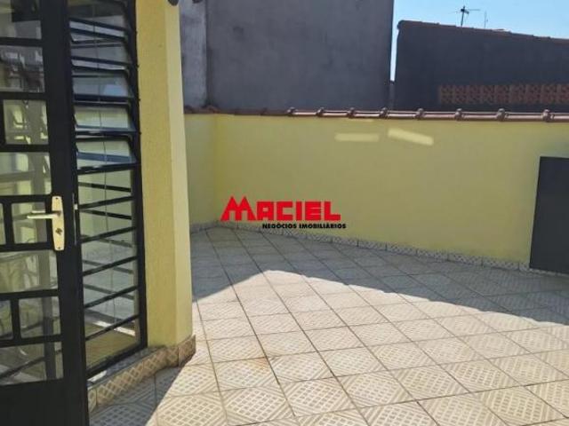 Ótima casa no bairro do Morumbi, em São Jose dos Campos, bairro com toda as comodidades disponíveis