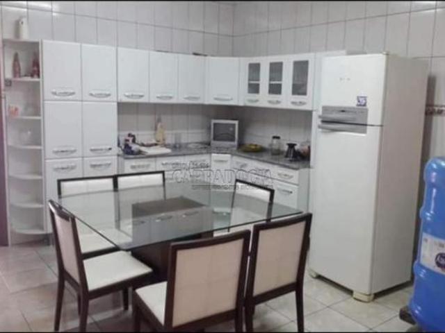 Otima casa no bairro João Paulo 2 Próximo da Avenida Danilo Galeazzi * 03 quartos, sendo 01 tipo