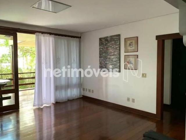 Ótima Casa no Belvedere com 5 quartos sendo 3 suítes Área total de 550m²