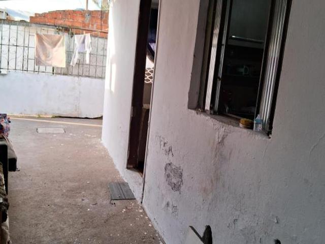 Ótima casa no cajuru, com 3 quartos, bem localizado