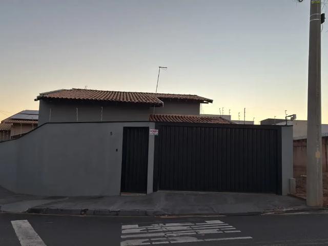 Ótima casa no Converd III – 3 dormitórios 1 suíte com ampla área de copa/cozinha e garagem