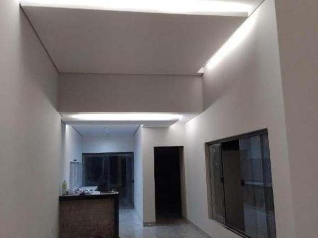Ótima casa nova com 2/4 sendo 1 suíte no Shopping Park