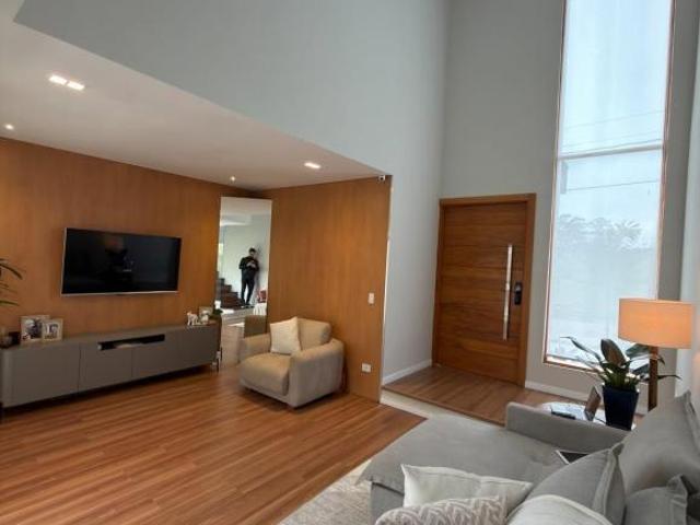 Ótima casa a venda condominio Cotia SP