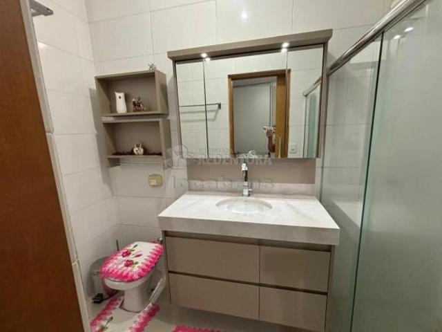 Ótima Casa à venda no Bairro Jardim Macedo