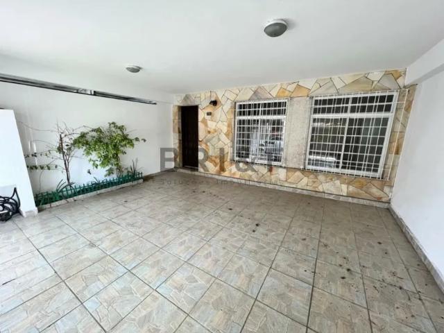 Ótima casa à venda no brooklin, com 3 quartos e 2 vagas