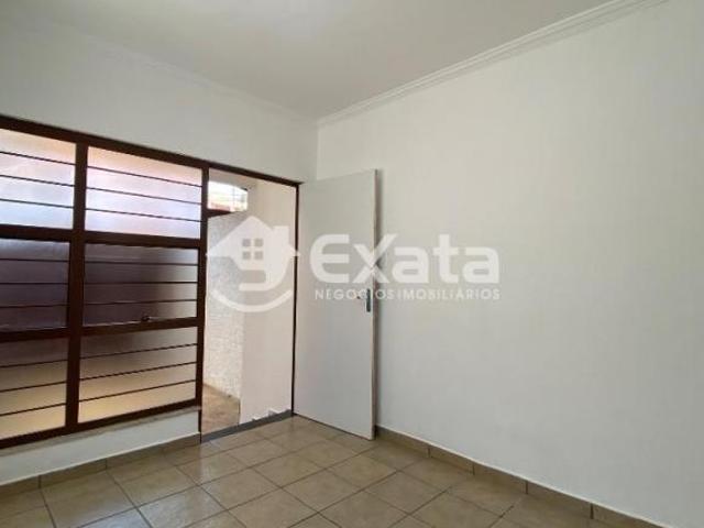 Otima Casa a Venda no Jardim Sandra, Oportunidade para uma Renda de Aluguel!