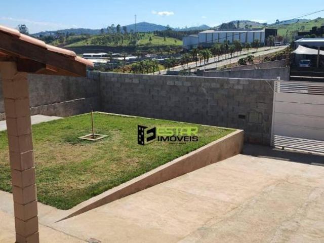 OTIMA CASA A VENDA NO SERRAS DE ATIBAIA I COM BASTANTE GRAMADO!