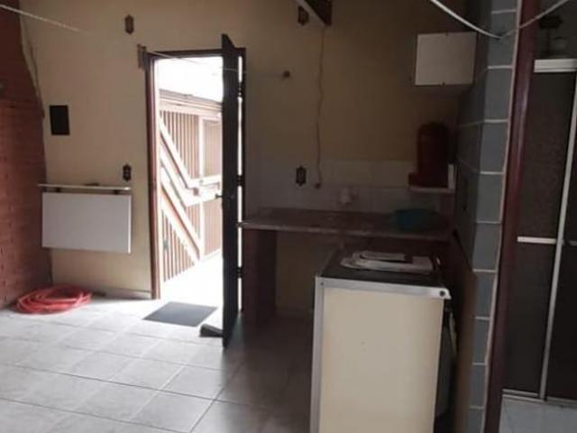 ÓTIMA CASA A VENDA NO PARQUE BOTURUSSU