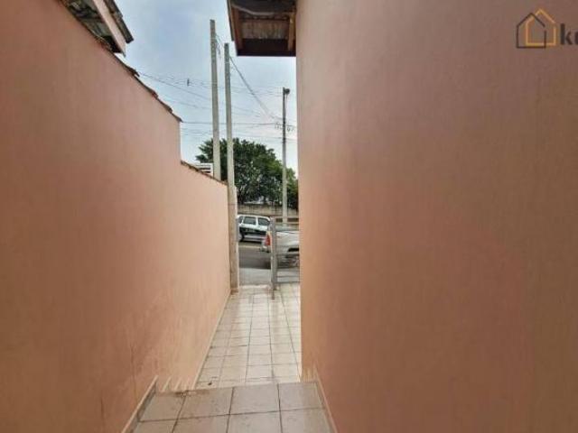 Ótima casa a venda na cidade de Pinhalzinho/SP com 125 m², com 02 dormitórios, sala, cozinha, lavand