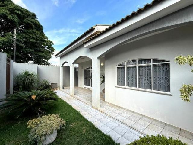 ÓTIMA CASA À VENDA NA VILA AGARI PRÓXIMO AO COLÉGIO SÃO JOSÉ EM APUCARANA