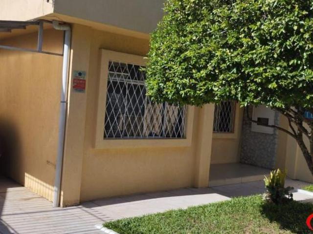 Ótima casa com 4 dormitórios no bairro Partenon