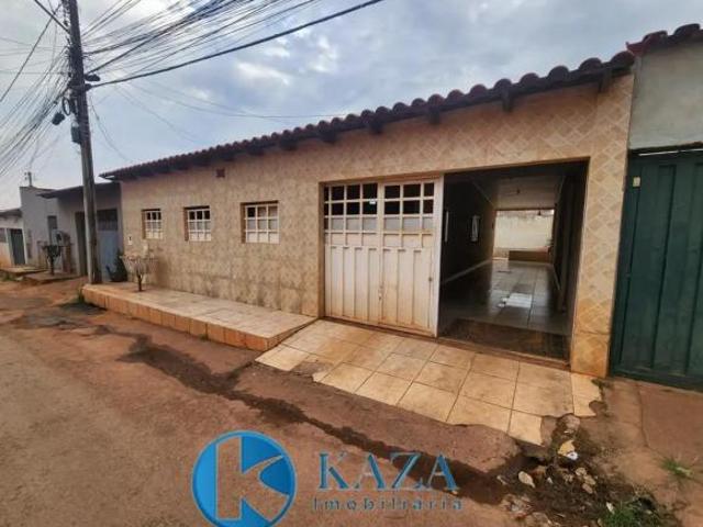 ÓTIMA CASA COM 03 QUARTOS SENDO UM SUÍTE, QUINTAL AMPLO E EM RUA PÚBLICA NO ANHANGUERA