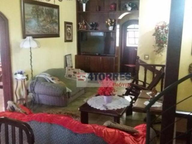 Ótima casa com 200m² AC, 510m² AT, + 2 casas alugadas no terreno, Maravilhosa oportunidade