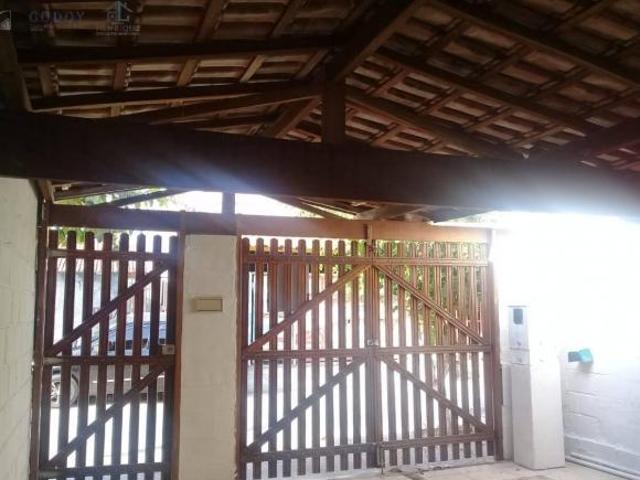 Ótima casa com 2 dormitórios e garagem coberta Res. Mombaça