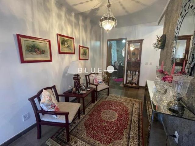 Ótima casa com 3 dormitórios muito bem mobiliada