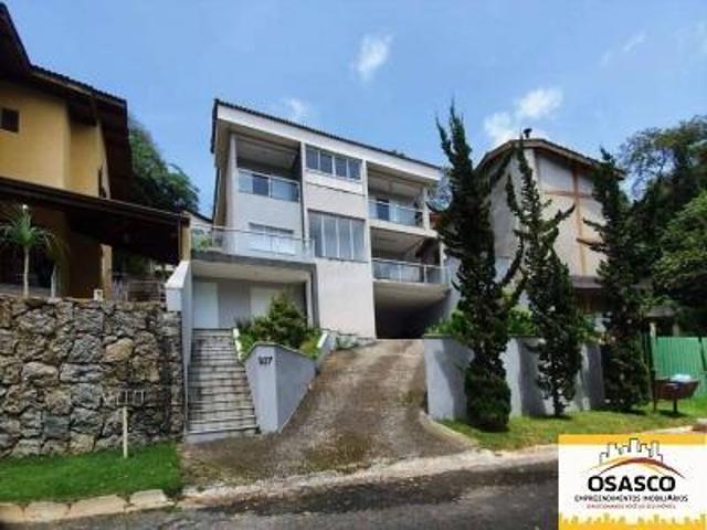 ÓTIMA CASA COM 3 SUITES NO CONDOMÍNIO VILA VERDE COTIA