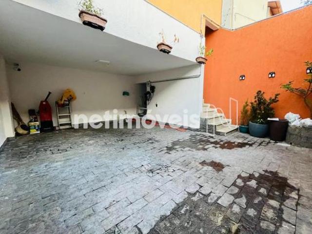 Ótima casa com entrada individual à venda!