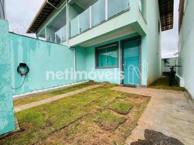 Ótima casa com entrada individual à venda! Casa com aquecedor nos chuveiros