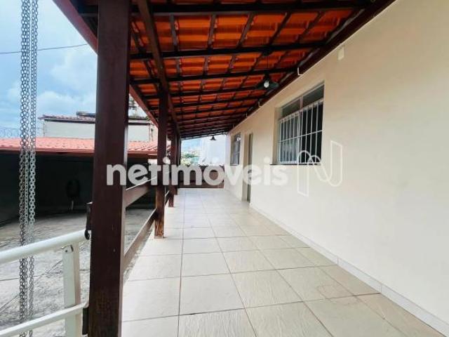 Ótima casa com entrada individual à venda! Lote 360 m²