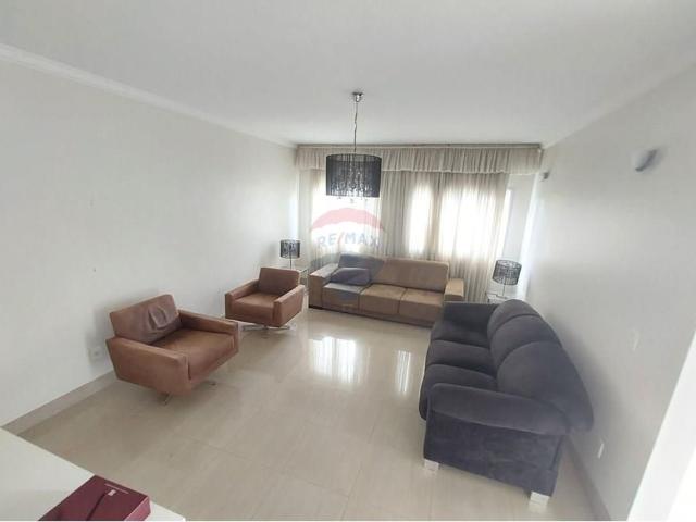 Ótima Casa com Piscina em Alphaville Campinas