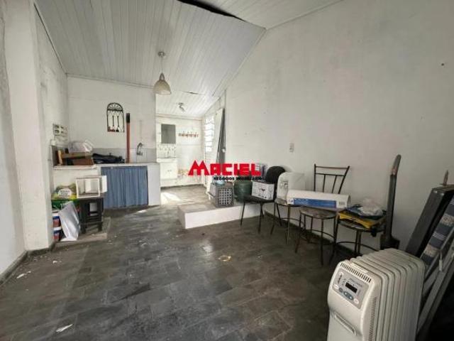 Ótima casa comercial ou residencial com edícula ao lado Center Vale