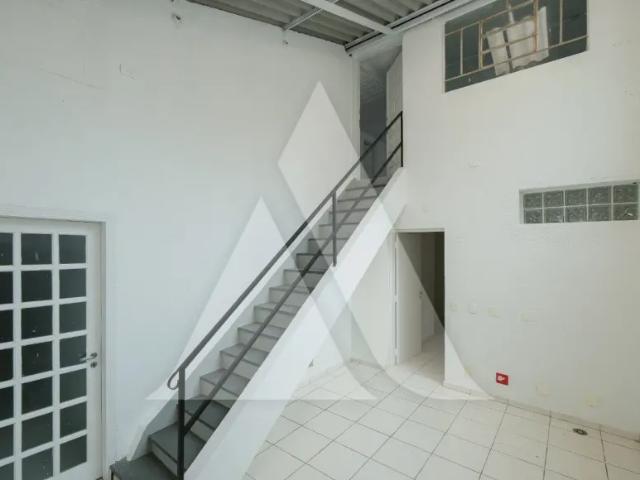 Ótima casa comercial perto do parque Ibirapuera!