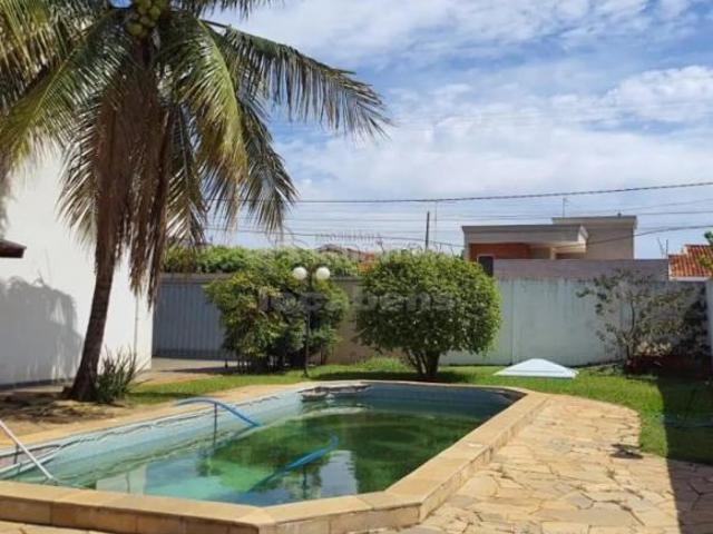 Ótima casa de 2 andares localizada no bairro Jardim Tropical, Bady Bassitt