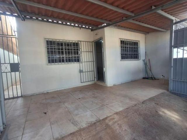 ÓTIMA CASA DE 2 QUARTOS NO ESPLANADA II