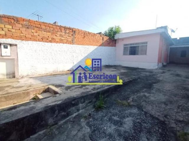 Ótima casa disponível para venda no bairro Jardim Santa Adélia, cômodos amplos e bem arejados!