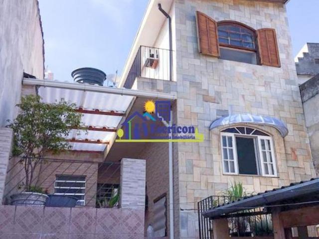 Ótima casa disponível para venda no bairro Vila União, cômodos amplos e bem arejados!