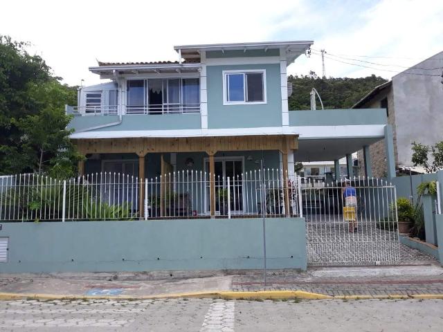 ÓTIMA CASA EM BOMBINHAS 01