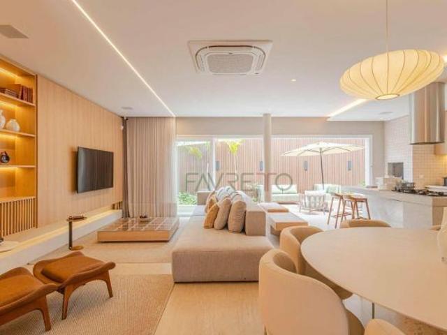Ótima casa em condomínio