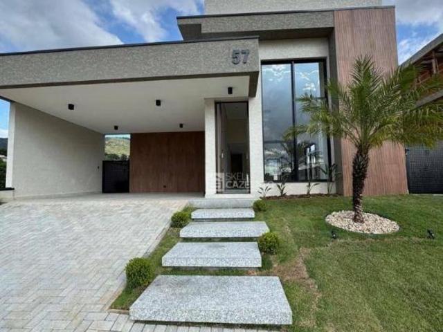 Ótima Casa em Condomínio com 3 suítes, sendo 1 c/ Closet à venda, 194 m² por R$ 1.990.000 Condomín