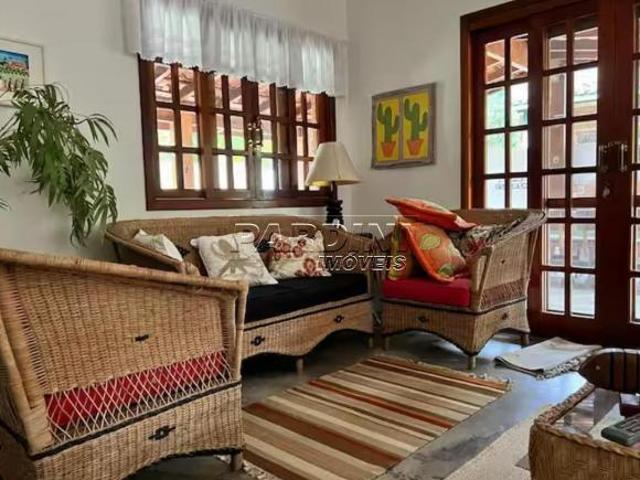 Ótima casa em condomínio com 4 dormitórios e espaço gourmet na praia do Lázaro em Ubatuba!