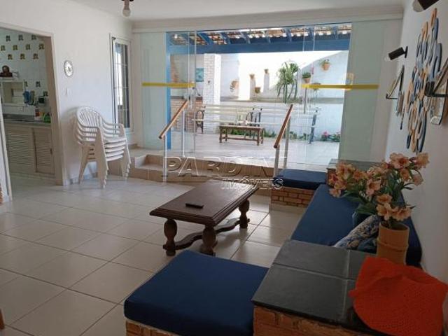 Ótima casa em condomínio com 4 dormitórios e espaço gourmet, pertinho do mar, na praia das Toninhas