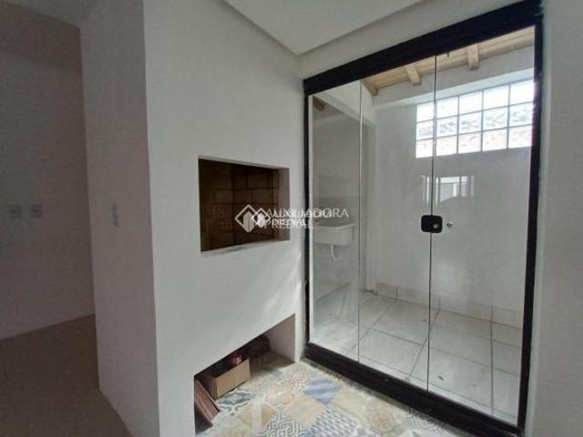 Ótima casa em condomínio fechado no Bairro Tristeza